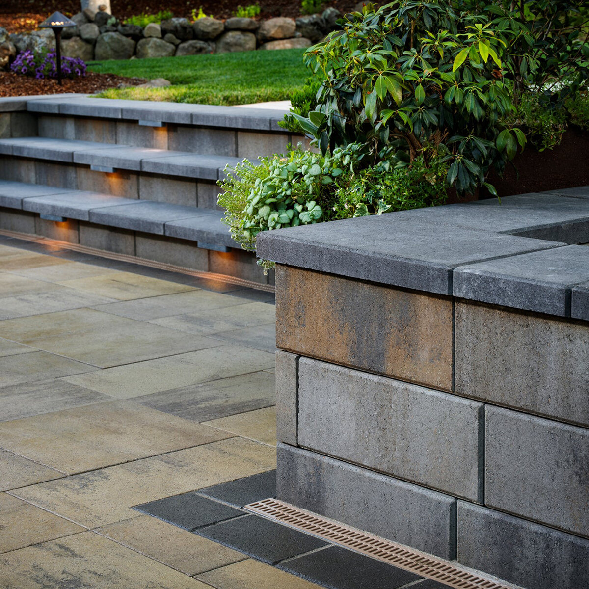 Belgard Tandem Wall 3 pc. Victorian One Sided 7 in. x 2-3/8 in. (70.1 sq. ft./pallet) | SiteOne CA